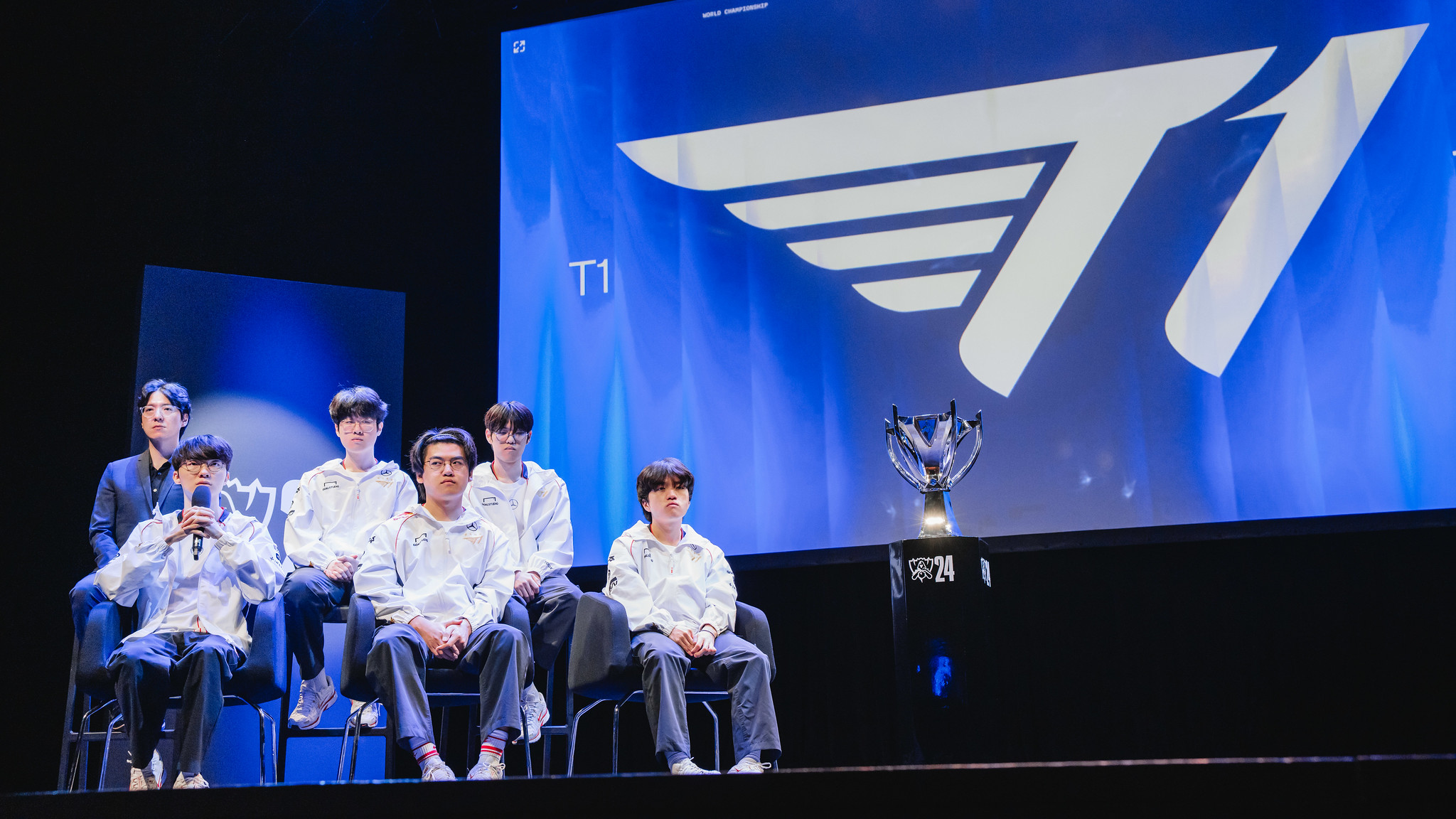 Korean forum: Former GRF head coach H-dragon revealed that T1's ...